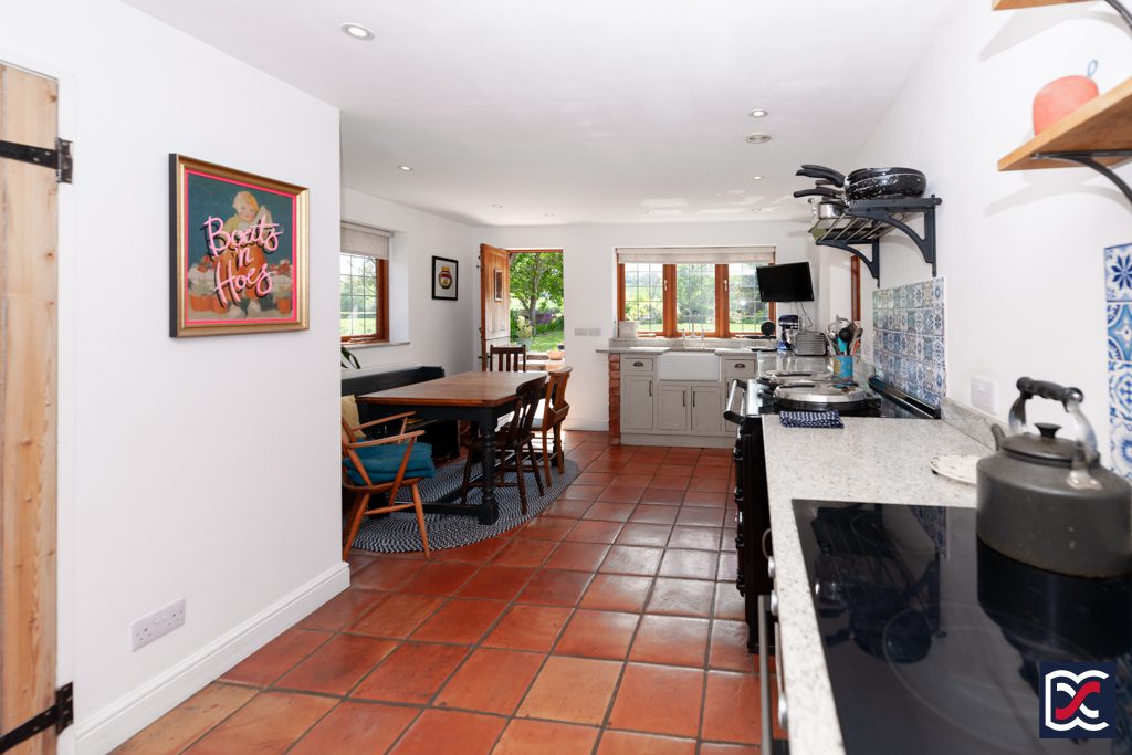 Mullions, Oak Street, Weedon | FOR SALE