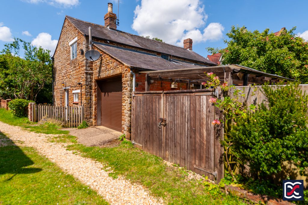 Hill View, Eydon | FOR SALE | David Cosby Estate Agents